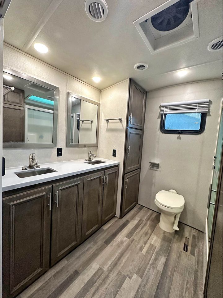 2020 Forest River cardinal luxury - Ultimate Toy Trader